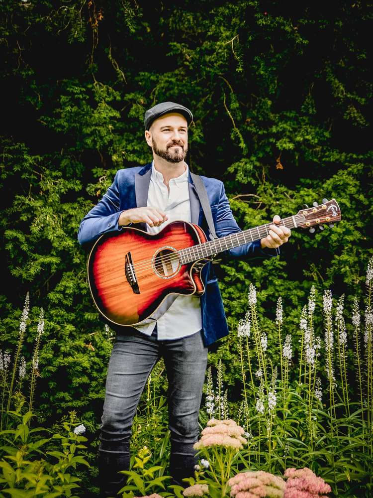 Phil Michaels | Function Central | Guitarist Manchester | Function Central