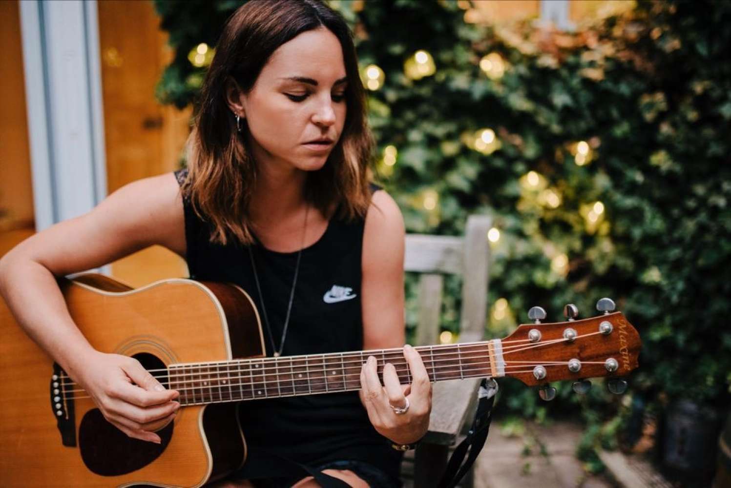 Stephanie Blue | Function Central | Female Singing Guitarist London ...