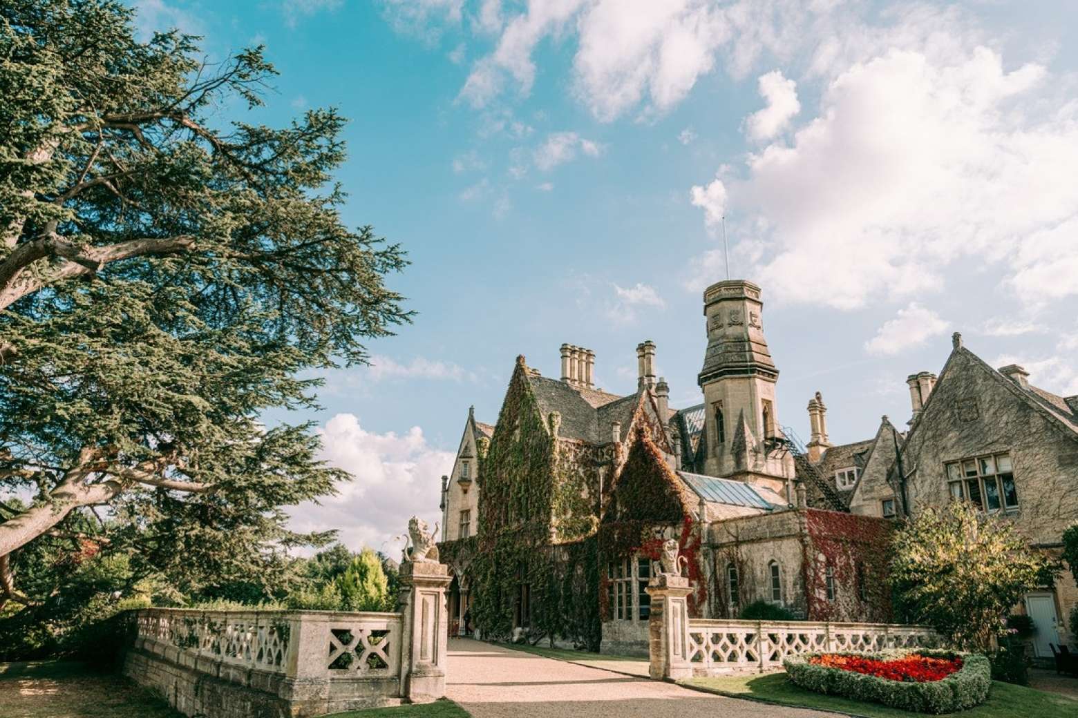 10 Dreamy Lakeside Wedding Venues For Every Kind of Couple | Function ...